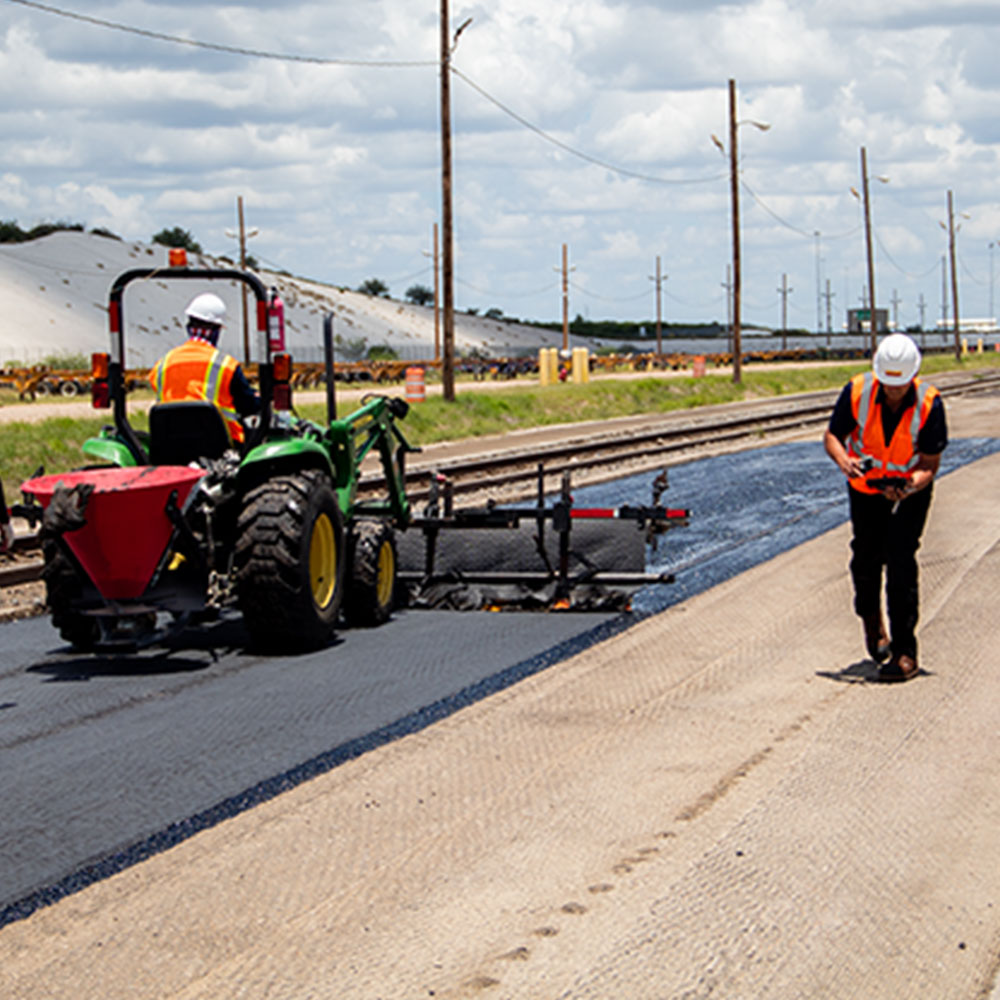 Repair Reflective Cracking Among 4.5 Acres of UPRR Pavement